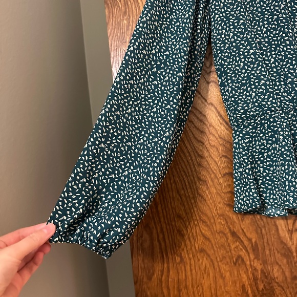 nine britton | Tops | Nine Britton Green Patterned Blouse | Poshmark